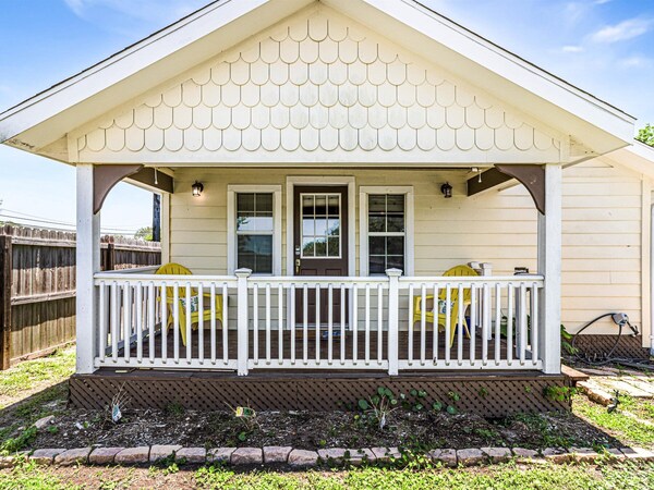 2 Bed 1 Bath, Huge Yard, Screened Porch With Ceiling Fans, Near The Boat Ramp - Texas