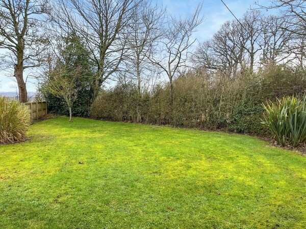 1 Bedroom Accommodation In Kettins, Near Coupar Angus - Fife