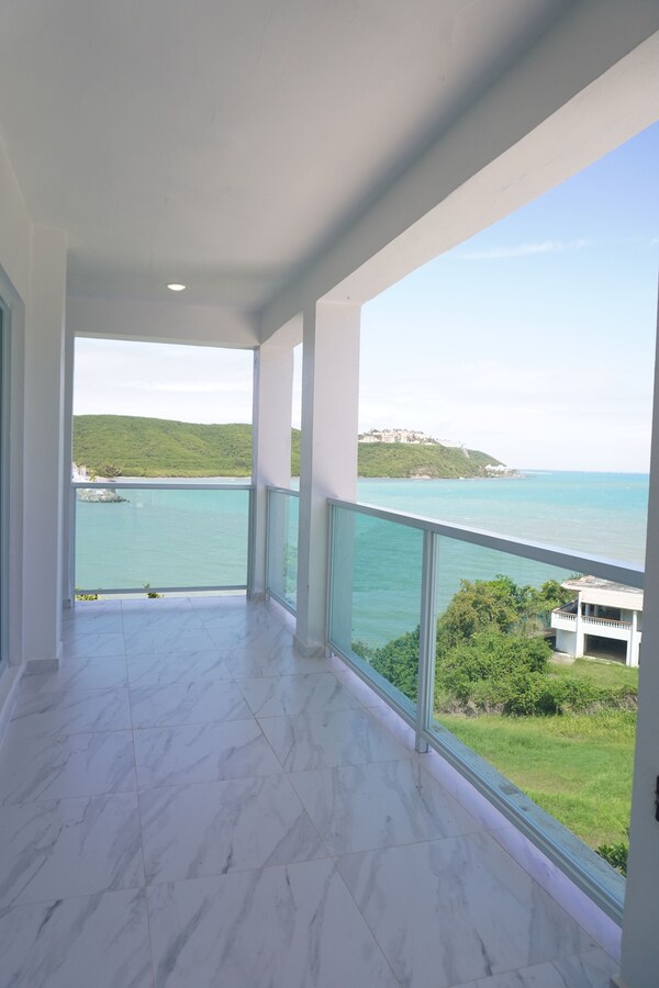 Discover Ultimate Beachfront, Stunning Ocean Views Your Perfect Fajardo Getaway! - Fajardo