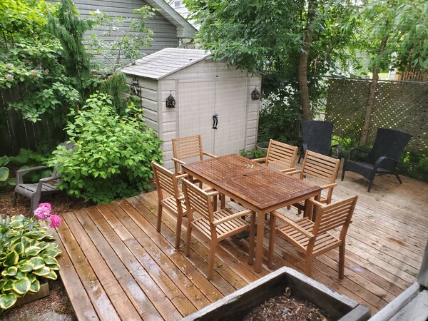 Enjoy This Cozy Cottage, 10 Minutes From Bay Beach In Crystal Beach. - Crystal Beach