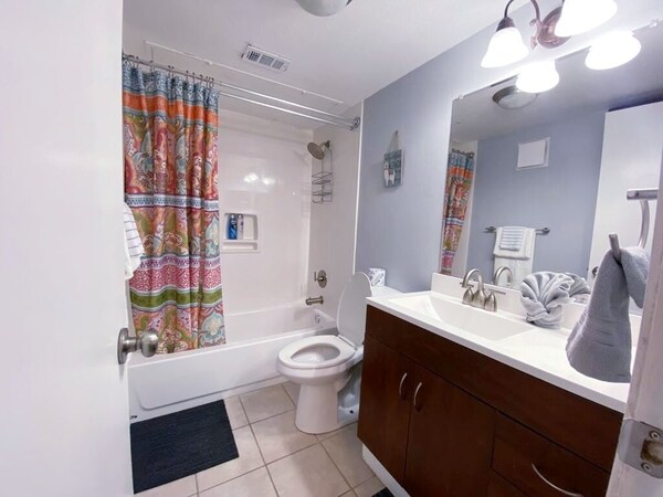 Charming 1-bedroom Apartment With Wifi, Ac In Delightful Dallas - Carrollton, TX