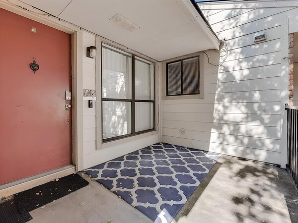 Charming 1-bedroom Apartment In Marvelous Dallas With Wifi, Ac - Carrollton, TX