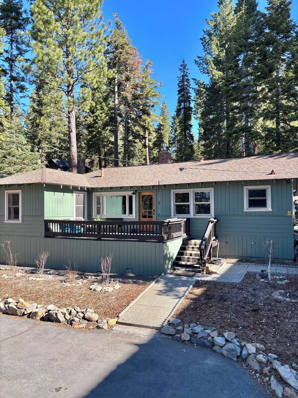 The Cutest Little Lakeview Cabin! Walk To Beaches + Restaurants - Lake Tahoe