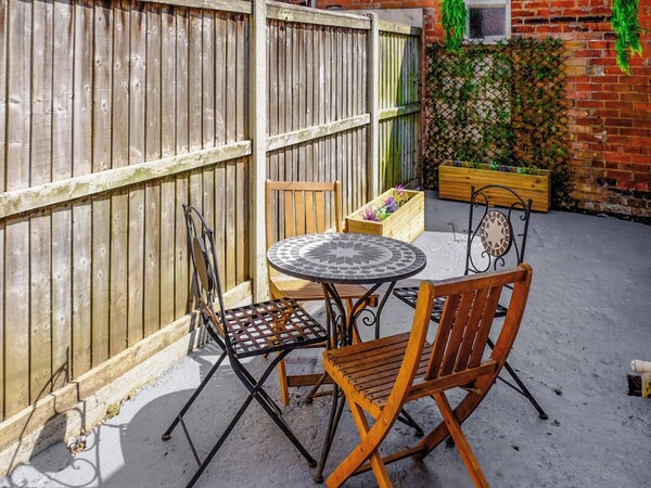 2 Bedroom Accommodation In Manningtree - Suffolk