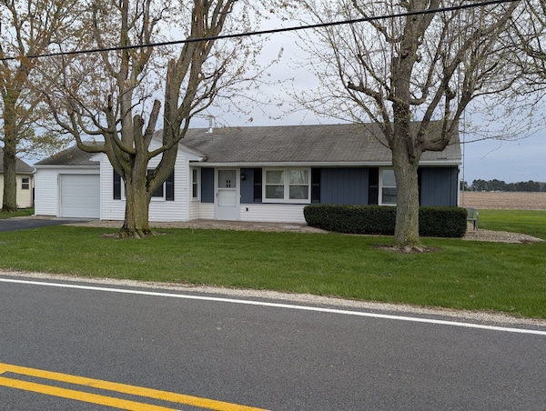 Relaxing River View Stay | Renovated 3br Home - Fremont, OH