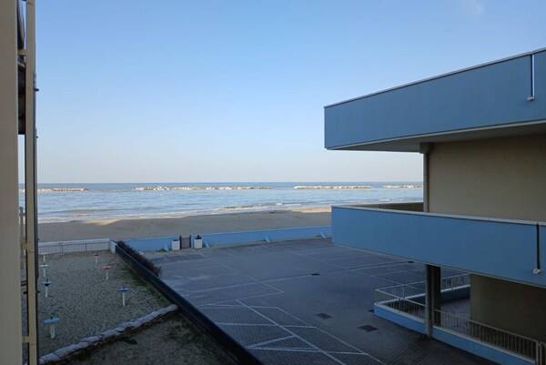 Cn010 - Cesenatico, Large Three-room Apartment Facing The Sea With Beach - Cesenatico