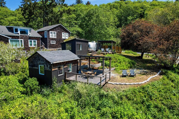 Cozy Oceanview Cabin Near Moonstone Beach  Hike, Surf & Explore The Redwoods - Trinidad, CA