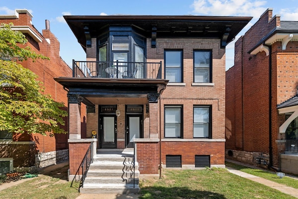 Awesome 5 Bedroom 1910 Dynasty In St. Louis-loop, Washu, Forest Park, & Pageant! - Clayton