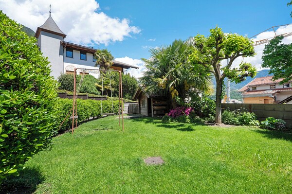 Appartement "Hofanger Vinschgau" Avec Vue Sur Les Montagnes, Terrasse Privée Et Wi-fi - Merano