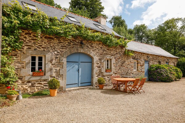 Holiday Home 'éQuestre Du Dourdu Avec Spa' With Shared Garden And Wi-fi - Châteaulin