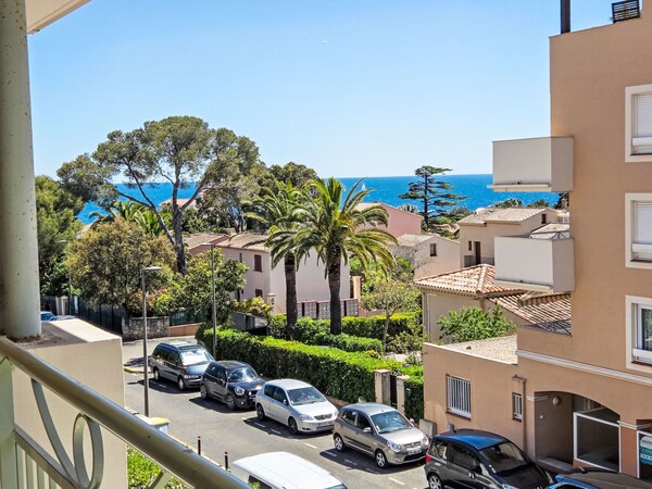 Les Calanques Du Parc By Interhome - Les Issambres