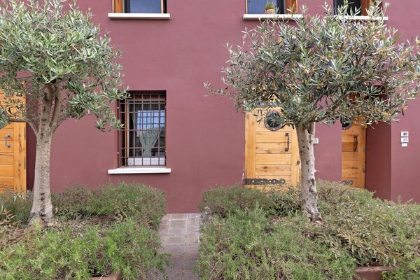 Appartamento 'Casa Iris' Con Piscina Condivisa, Wi-fi E Aria Condizionata - Lazise, VR, Italia