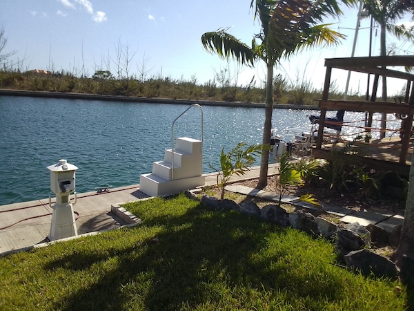 Tallis Palace. 1-bedroom Apartment With Wifi, Ac In Sunny Freeport. Car Offered. - Freeport