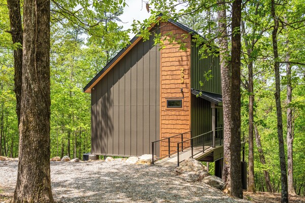 The Bramble Treehouse, Hot Tub, Sleeps 2 - Hot Springs, AR