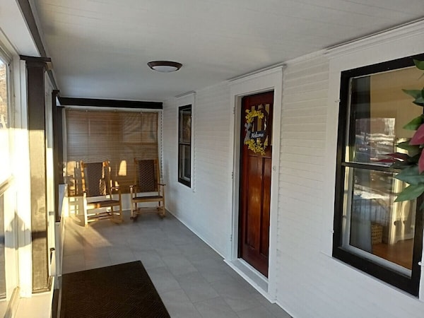 Cheerful 3 Bed 1 Bath Bungalow W/ Cathedral Views - Sioux Falls, SD