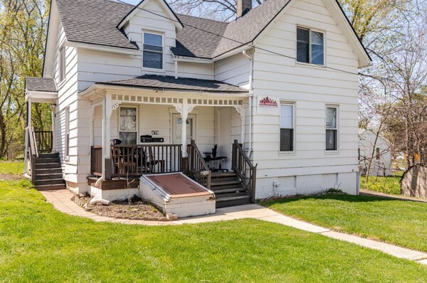 Cozy Apartment In Ypsi With Wi-fi - Ypsilanti, MI