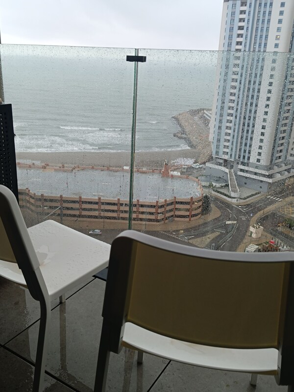 E1 Studios, Sea & Beach Views, High Floor - La Línea de la Concepción