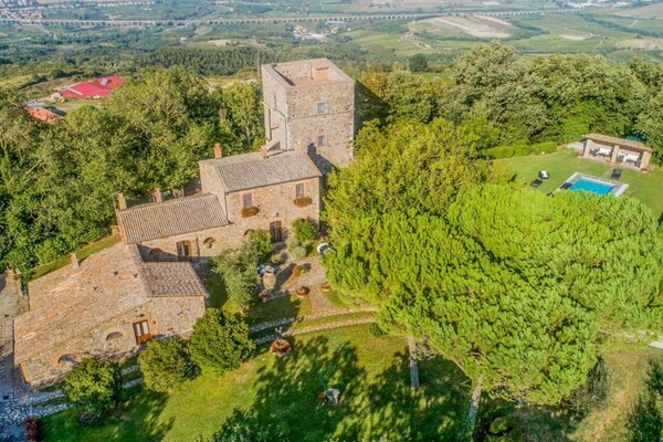Villa In Castel Viscardo With 5 Bedrooms Sleeps 10 - Умбрия