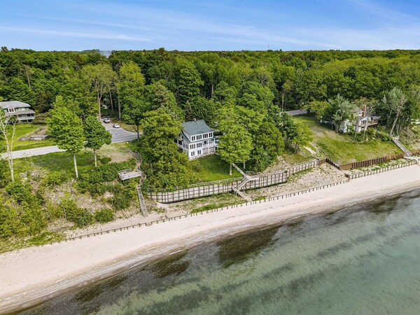 Studley Cottage: Lake Michigan Waterfront Home For Generations - Saugatuck, MI