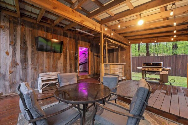 Modish Farmhouse- Hot Tub, Gameroom, Firepit & Bbq - Oklahoma