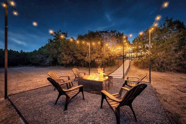 Austin Spacious Haven - Pool, Jacuzzi, Firepit - Buda, TX