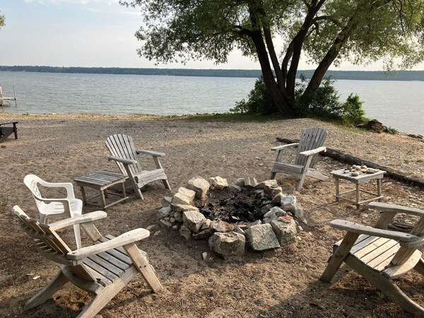 At The Bay. Located On The Beach. - Sturgeon Bay, WI