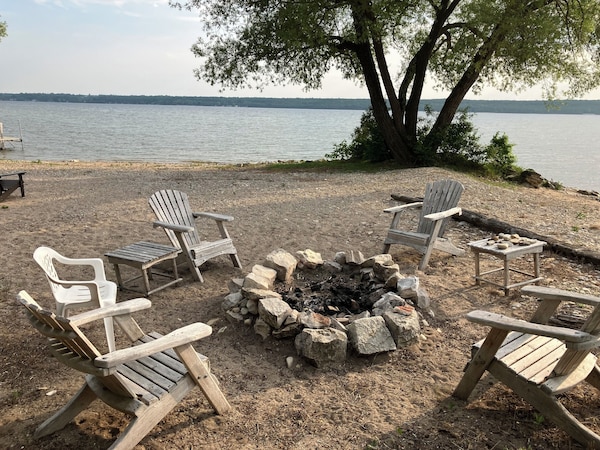 At The Bay. Located On The Beach. - Sturgeon Bay, WI