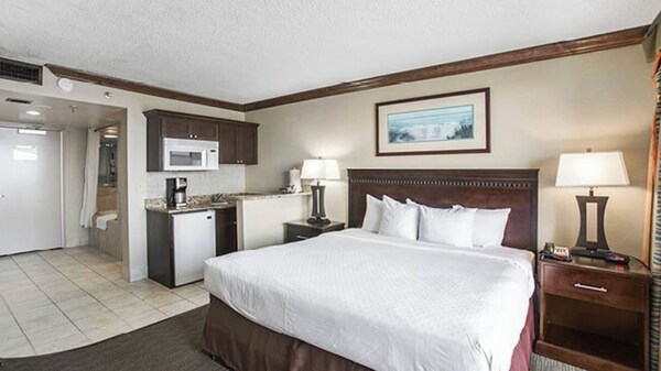 2 Oceanfront Units With Rooftop Pool, Private Balconies & Stunning Views - Virginia Beach, VA