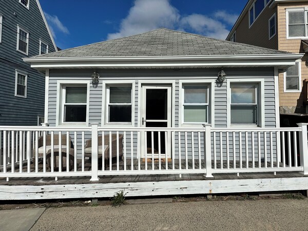 Dulce La Donna By The Beach - Milford, CT