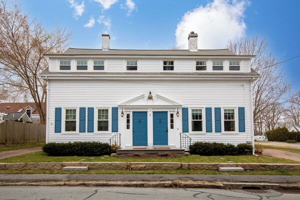 Charming Coastal Duplex In Heart Of Sandwich - Sandwich, MA