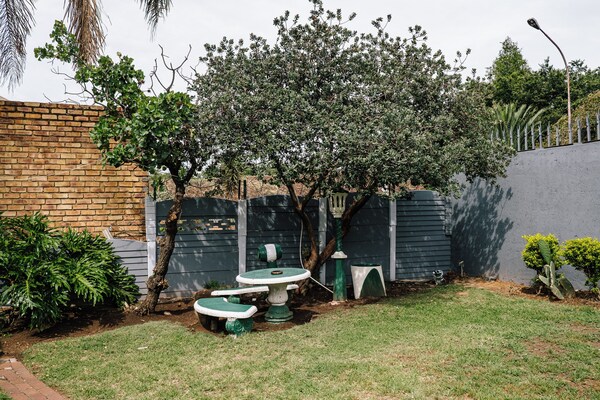 Pleasant Apartment With Wifi In Germiston - Vosloorus