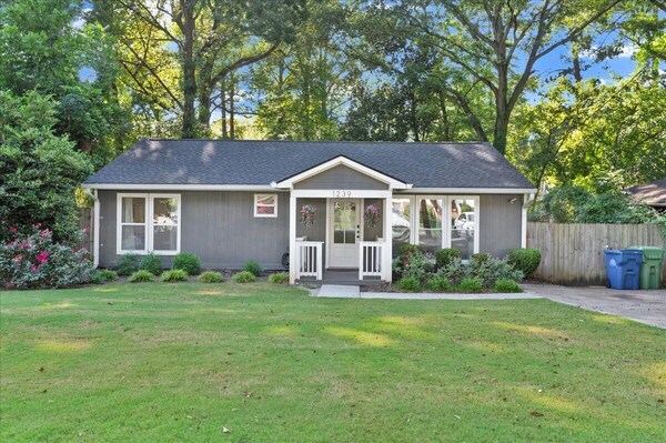 4-bedroom Bungalow Minutes From Downtown Atl - Atlanta, GA