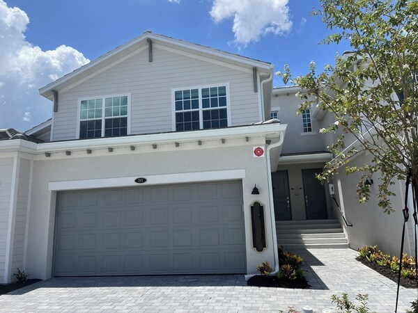 Spacious 3-bedroom Coach Home In Wellen Park Golf And Country Club - North Port, FL