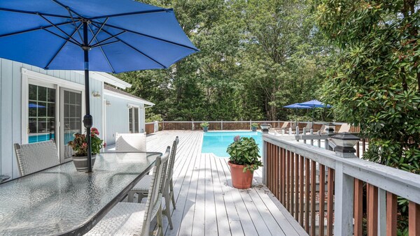 Charming East Hampton Home, Private Heated Pool, Perfect For Families - East Hampton