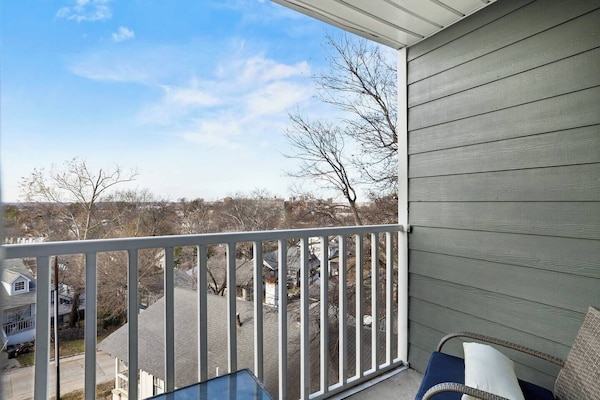 Hilltop Hideaway E- Wifi/4 Queen Beds/free Parking - Homewood, AL
