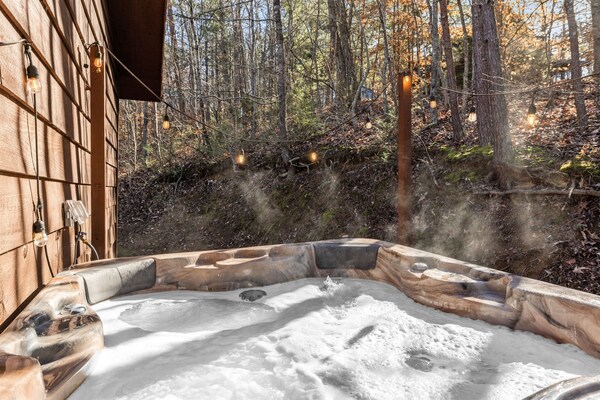 Tennessee Timber Retreat - Cabin/hottub/pets/wifi - Pigeon Forge, TN