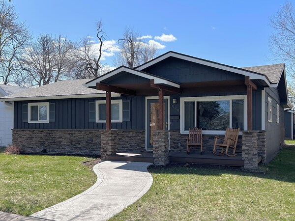 Downtown Cozy Mid Century Retreat With Ac - Kalispell, MT