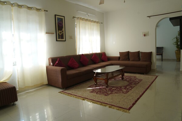 Cozy Bed & Breakfast With Wifi, Ac In Amazing Chikkamagaluru - Mudigere