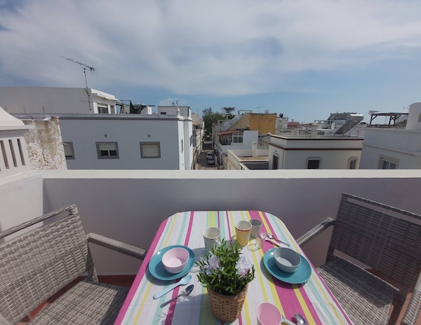 Downtown Dreams Townhouse, 2 Terraces, Barbecue, Ac, Wifi, Perfect Location - Olhão da Restauração