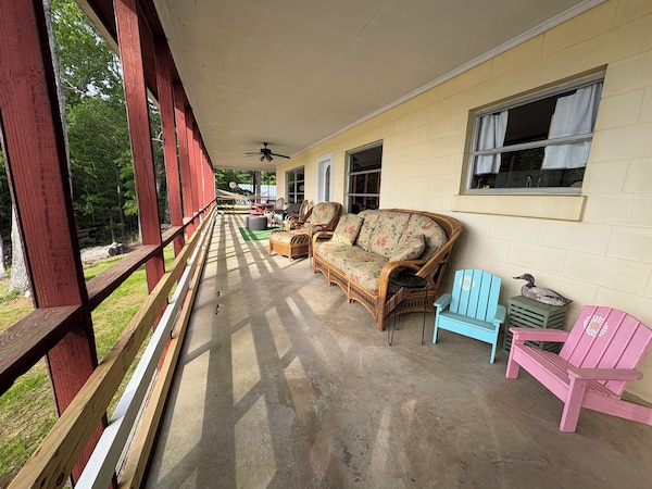 Lakehouse On The Water With Amazing View And Private Dock - Clarksville, VA