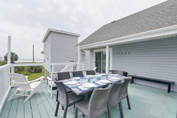 1 Block To Beach: Family Retreat In Galveston! - Jamaica Beach, TX