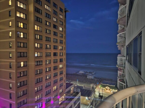 Cozy Atlantic City Boardwalk Serene Oasis - Atlantic City