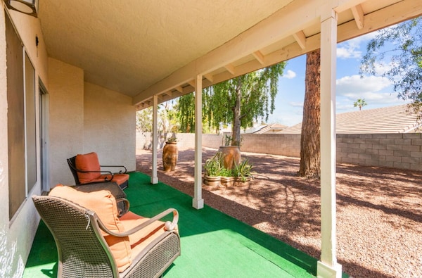 2-beds 2 Baths House In Charming Henderson With Wifi, Fitness Room, Pet Welcome - Henderson