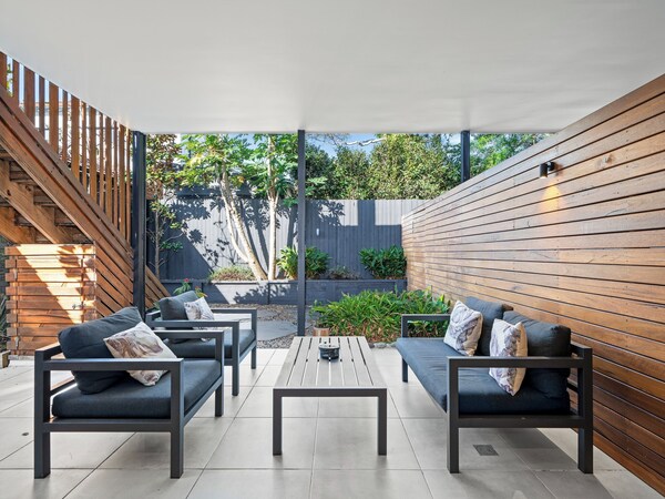 Family & Pet Friendly 2br Apartment - Coogee