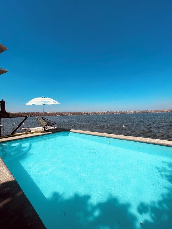 Casa Alfenapa Lakeside And Pet Friendly - Tequesquitengo