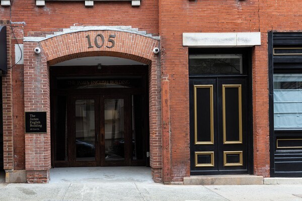 Dtwn I Near Yale I King Beds I  Free Parking I Gym I Free Coffee I Pets Welcome! - New Haven, CT