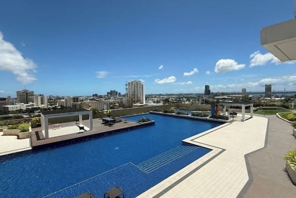 Modern Cebu Getaway - Cebu