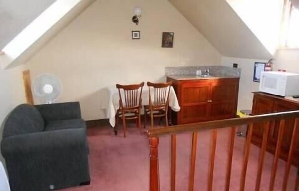 Historical Loft  Queen Bed Own Entrance & Bathroom - Tasmania