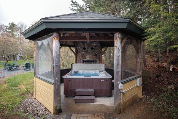 Sleeps 16+hottub+sauna+pet Friendly+7 Min To Skiing - Waterville Valley, NH