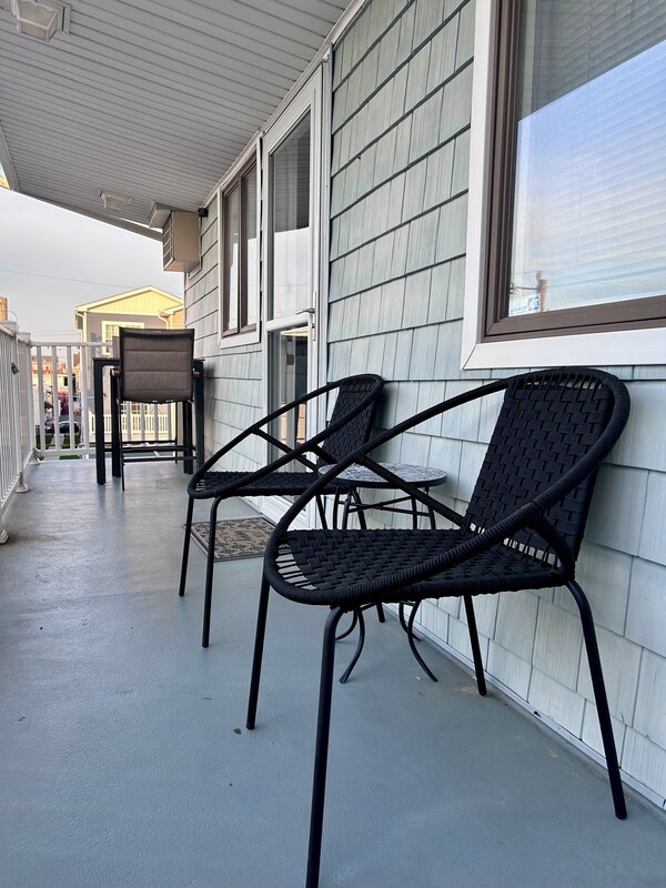 Wildwood: 2br Condo, Wifi, Ac, Parking - Fireworks, Walk To Everything, Sleeps 8 - Stone Harbor, NJ